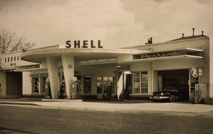 ESSENCE - MARQUES et STATIONS et POMPES